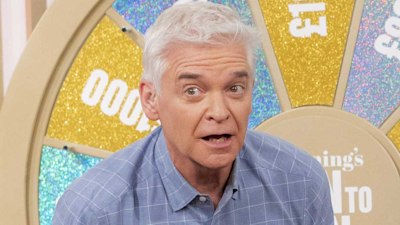 Phillip Schofield reveals rare glimpse at family garden as he enjoys ...