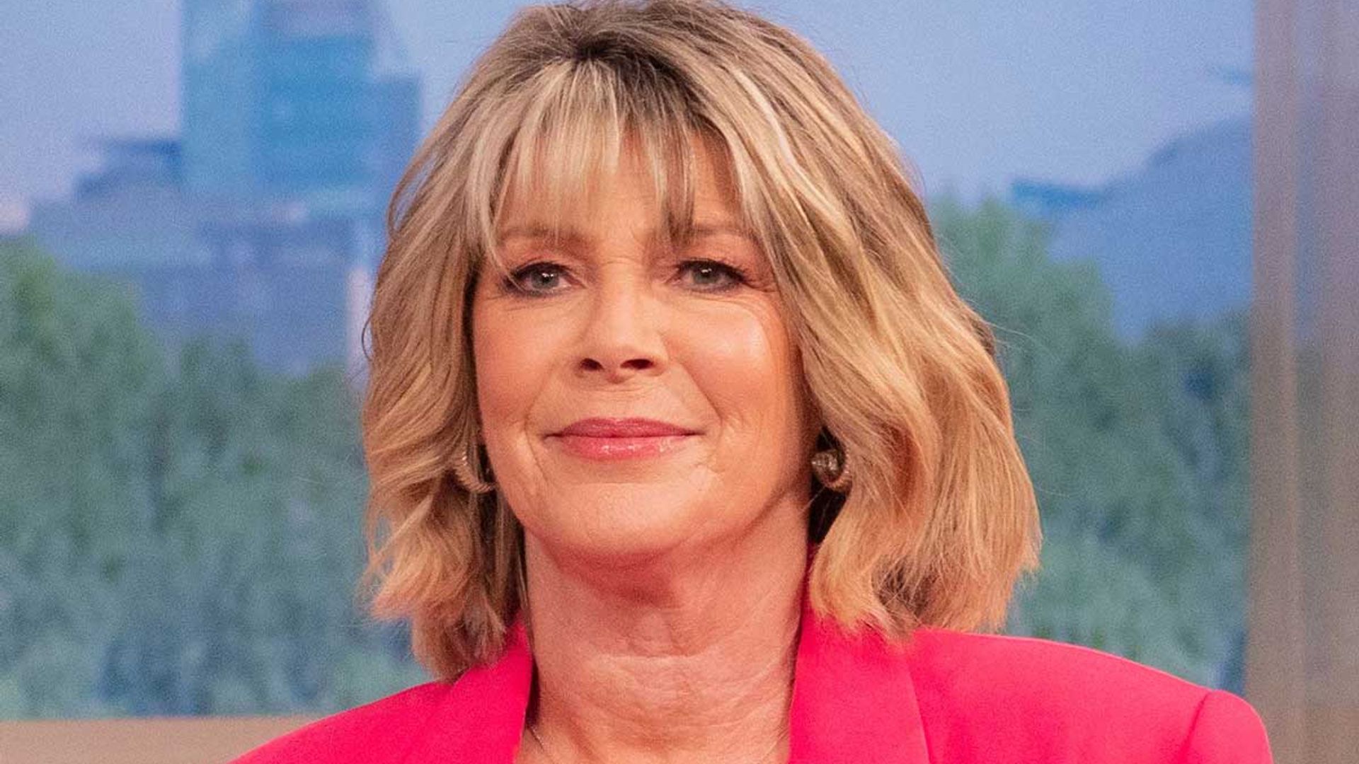 Loose Women star Ruth Langsford's incurable condition she chooses not ...