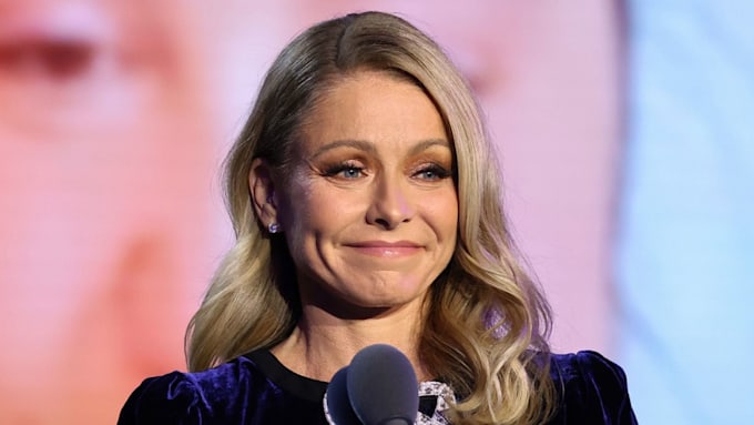 Kelly Ripa's fans express much concern for her condition after latest ...