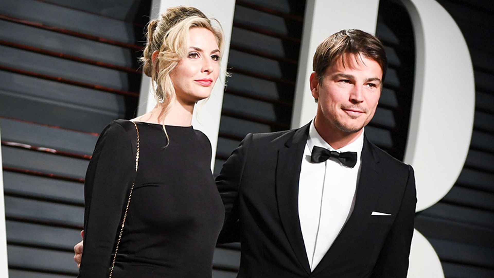 Josh Hartnett's pregnant girlfriend Tamsin Egerton debuts baby bump ...