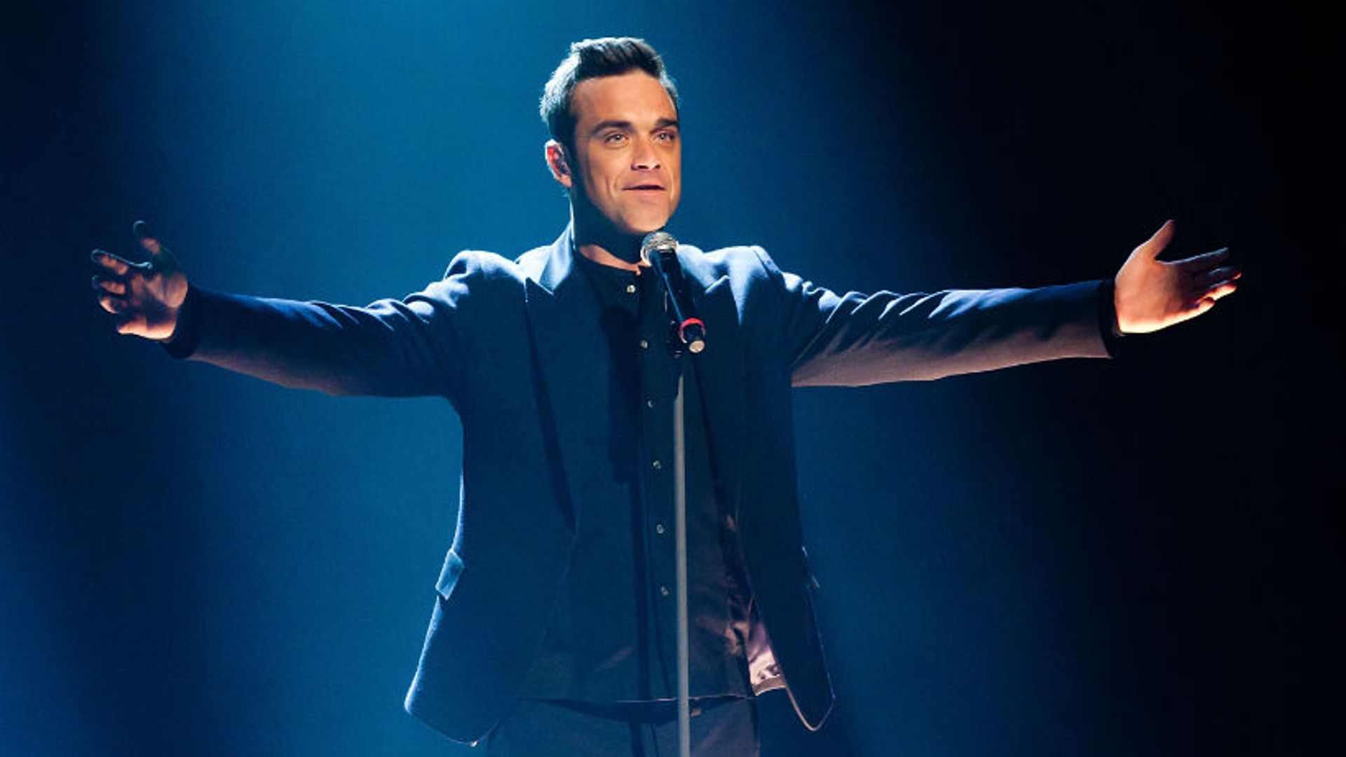 Robbie Williams shares cute video after being reunited with kids Teddy ...