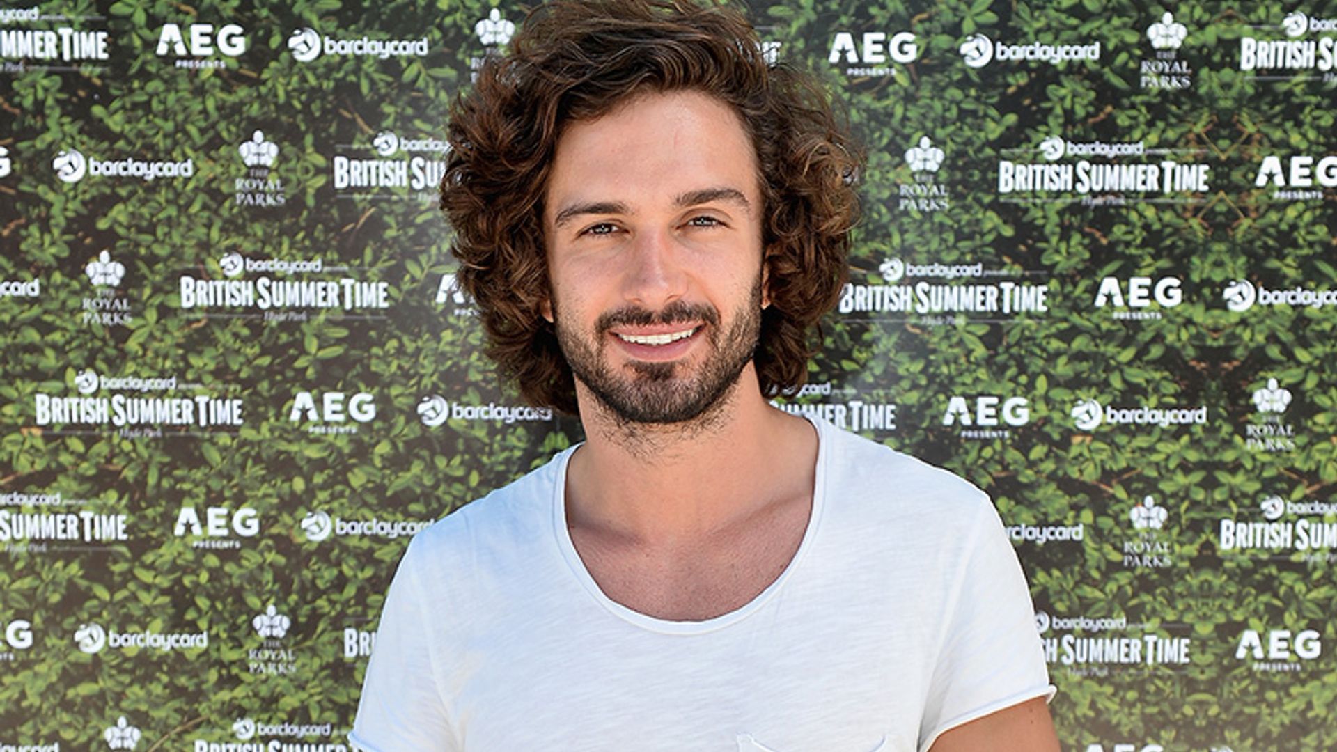Fitness coach Joe Wicks announces girlfriend Rosie Jones is pregnant ...