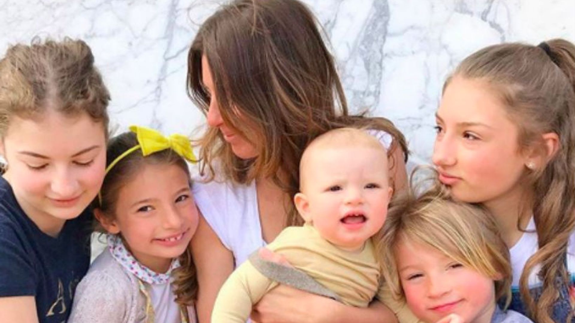 Jamie Oliver's wife shares rare video revealing their children's close ...