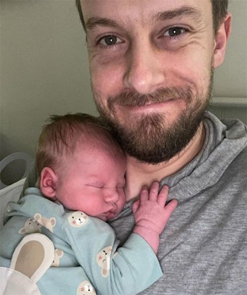 Chris Ramsey sparks major reaction with brand new photo of his baby boy ...