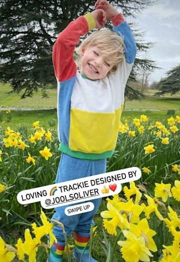 Jamie Oliver shares adorable with video of son River dancing in the sun ...