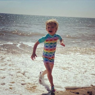 Jamie Oliver's wife Jools delights fans with sun-kissed holiday photo ...