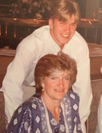 David Beckham's mother is IDENTICAL to this famous royal - did you spot ...