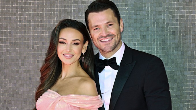 Mark Wright kisses newborn baby in new video: 'It's a love like no ...