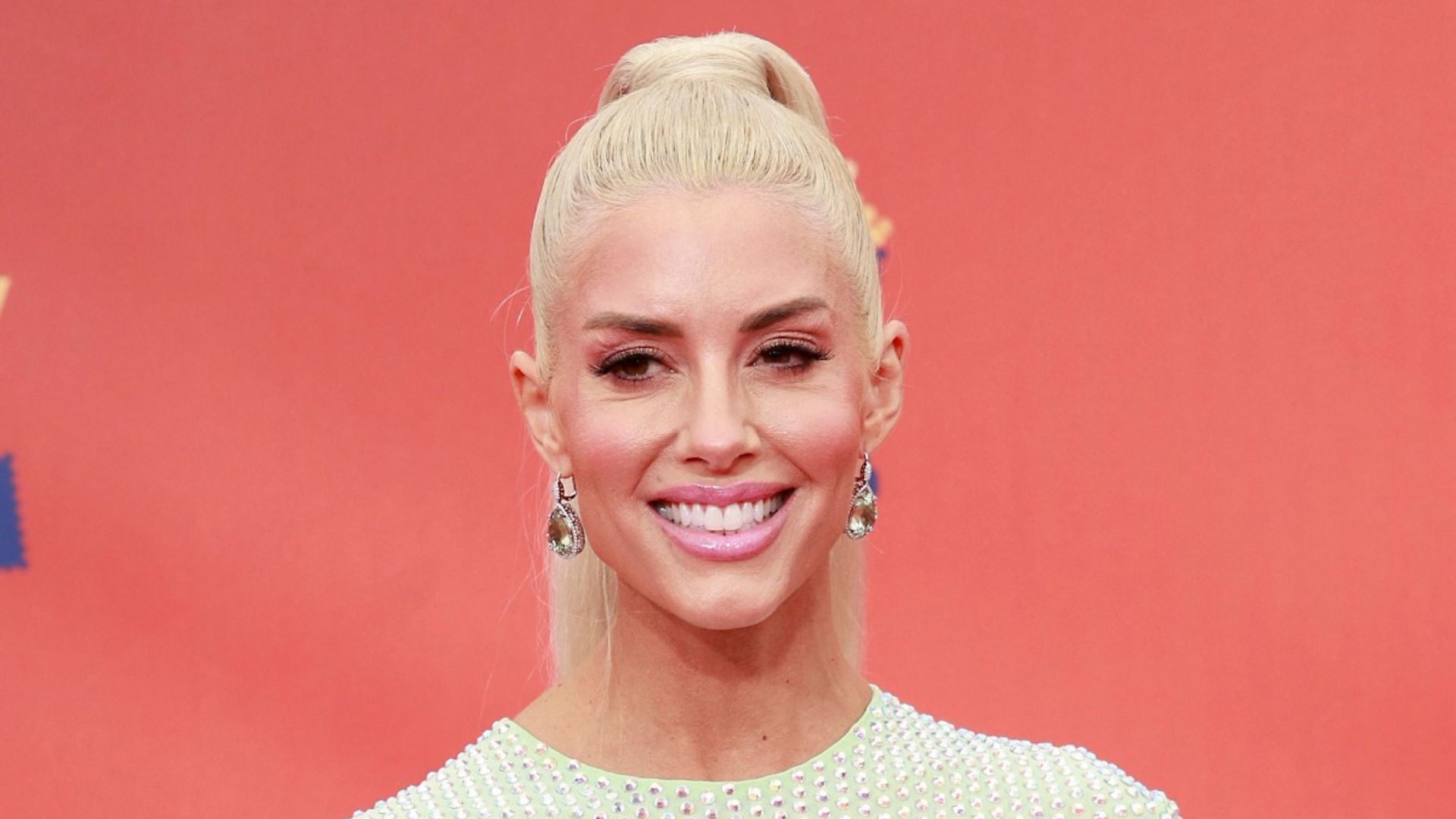 Selling Sunset's Heather Rae Young delivers heartwarming news to fans ...