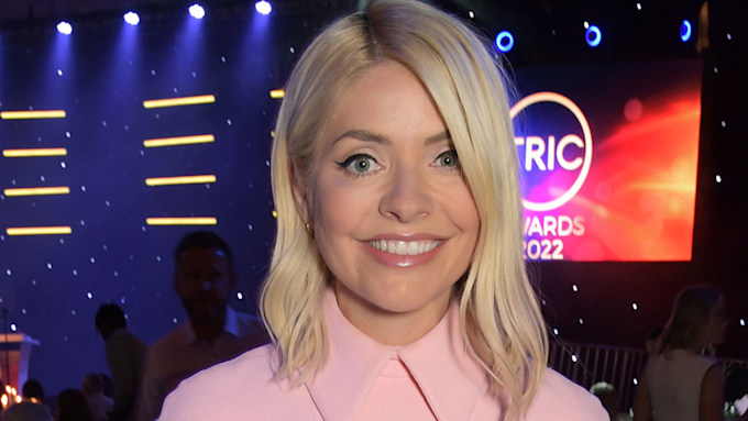 This Mornings Holly Willoughby Poses With Son Harry 13 For Rare