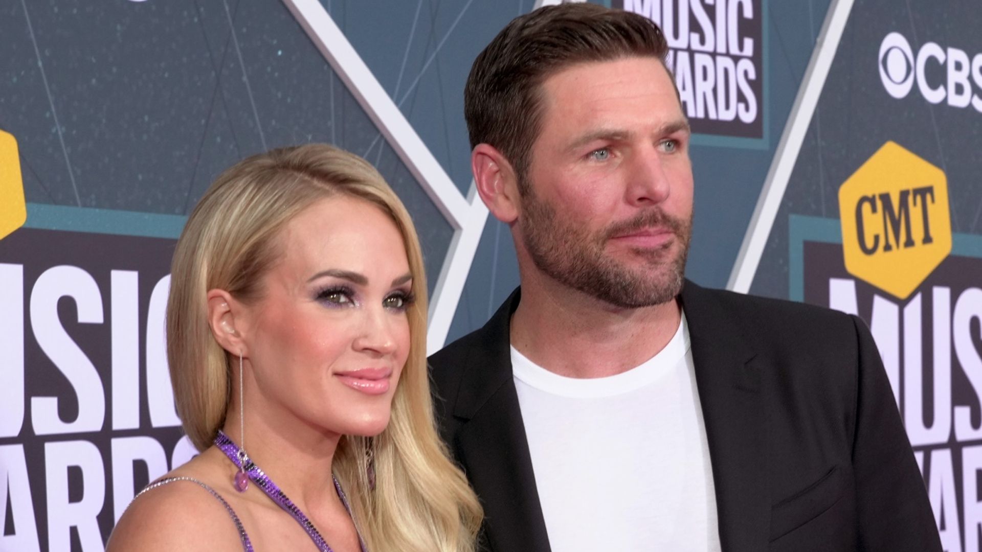 Carrie Underwood's husband Mike Fisher has fans divided with rare photo ...