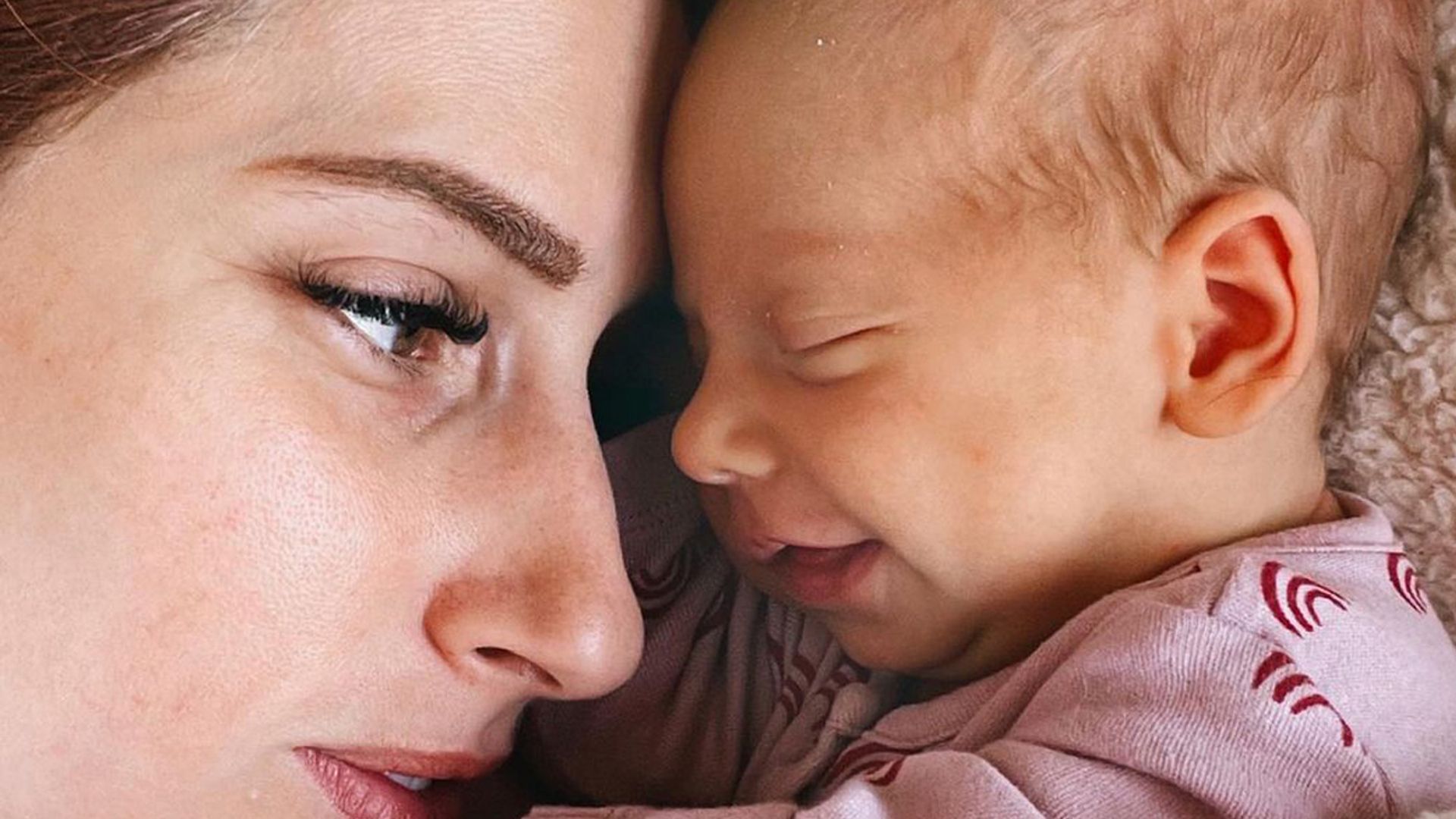 Stacey Solomon's dramatic home birth revealed: 'I regret not staying in ...