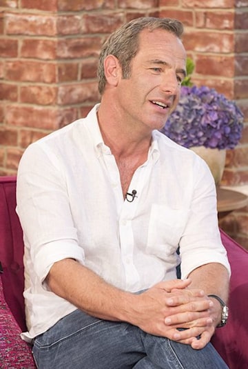 Robson Green's 'tough' dad's shocking reaction to childhood bully | HELLO!