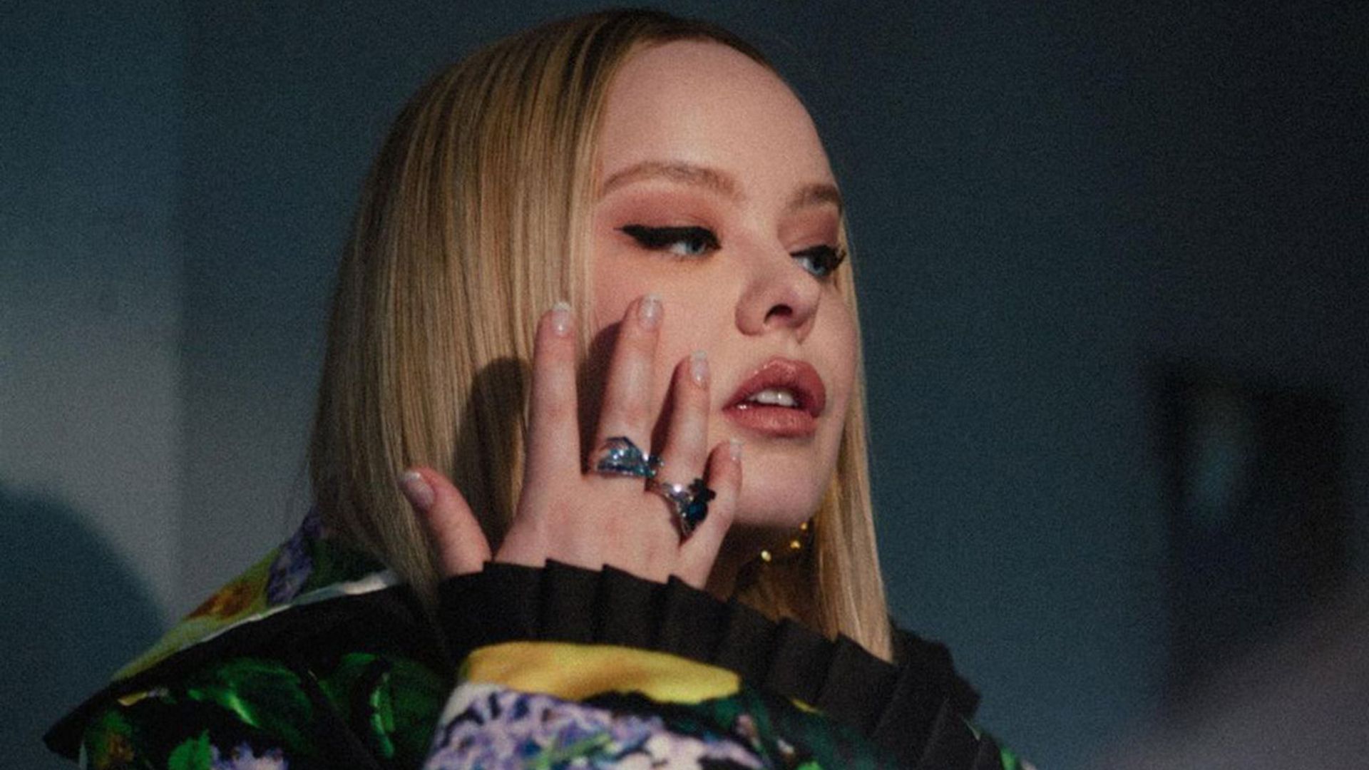 Bridgerton's Nicola Coughlan unveils stunning new look at Richard Quinn's LFW show - see photos ...