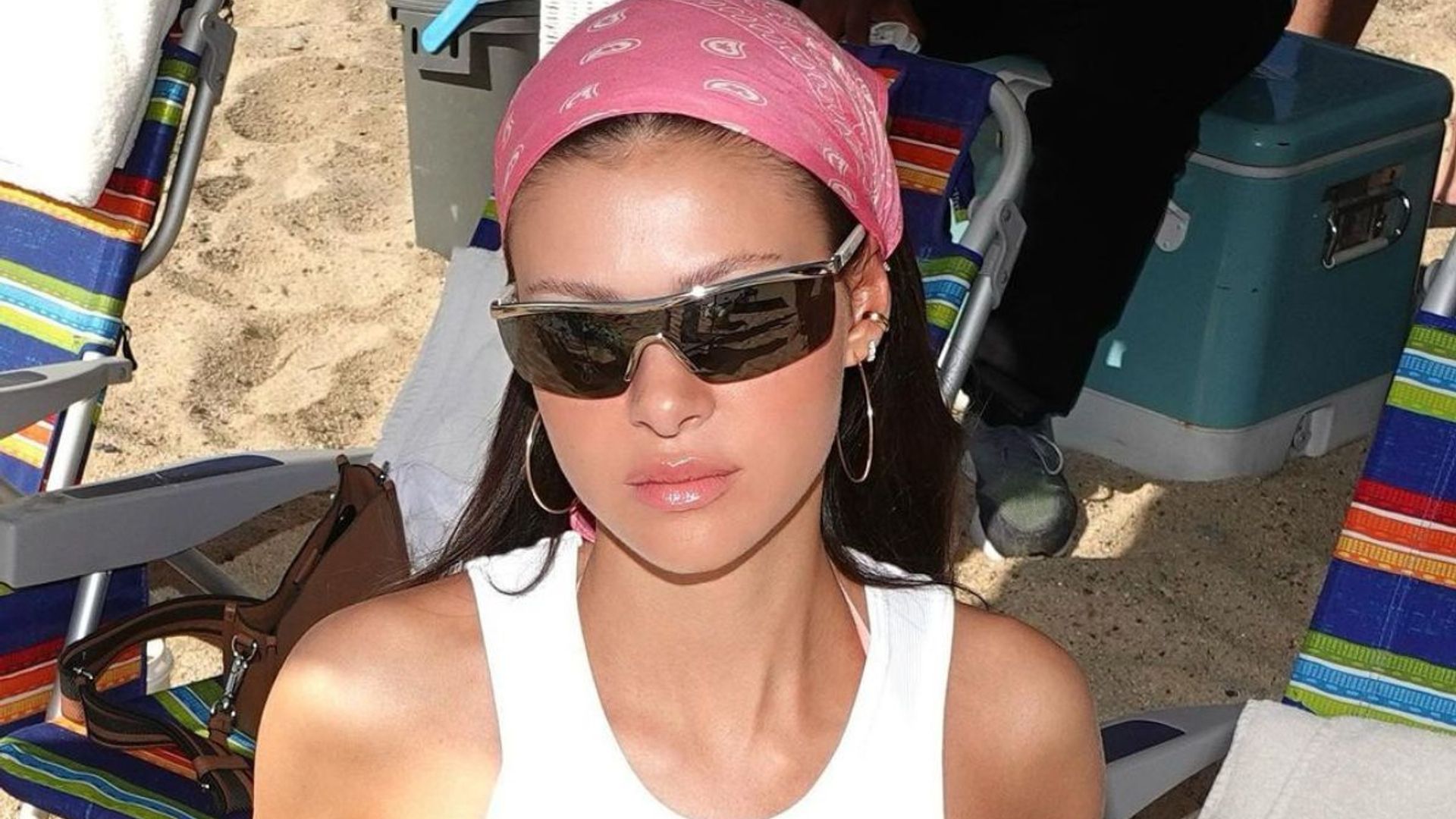 Nicola Peltz’s beach party look is sending Y2K fans into nostalgia ...