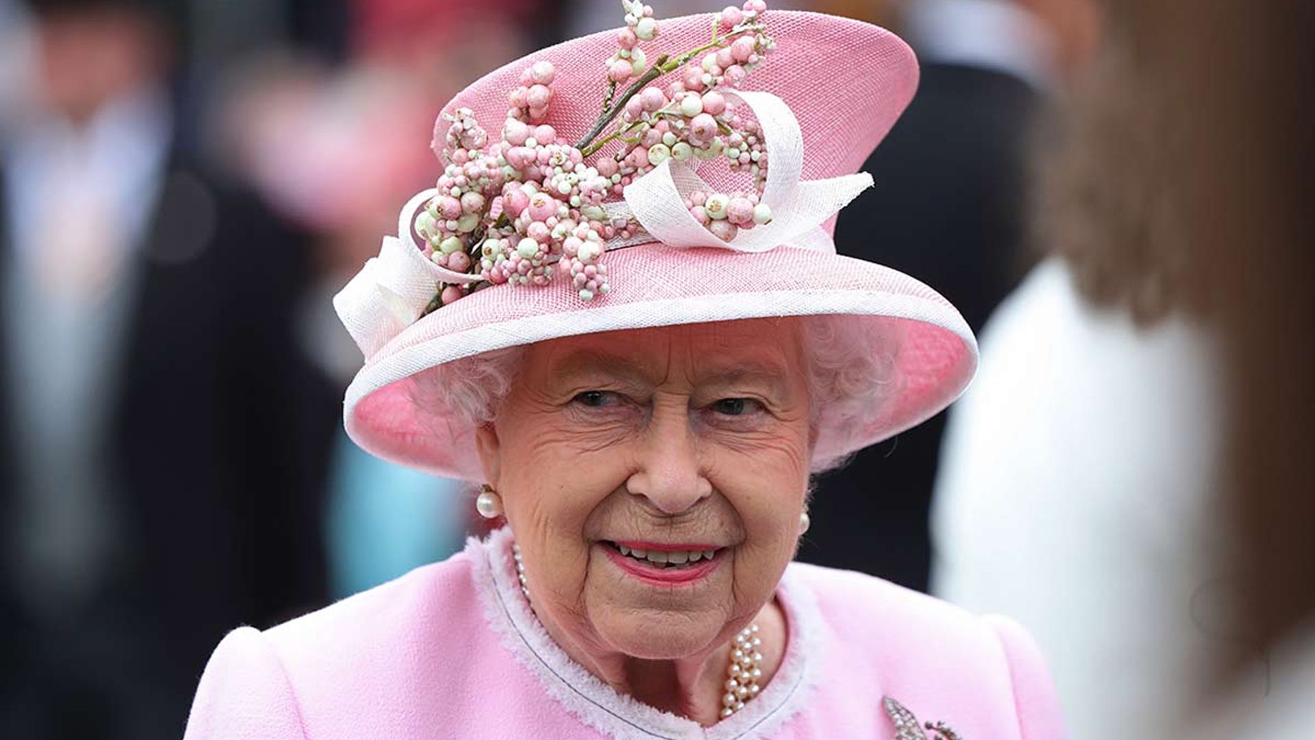 Get a peek at the Queen's secret entrance to State Rooms at Buckingham ...