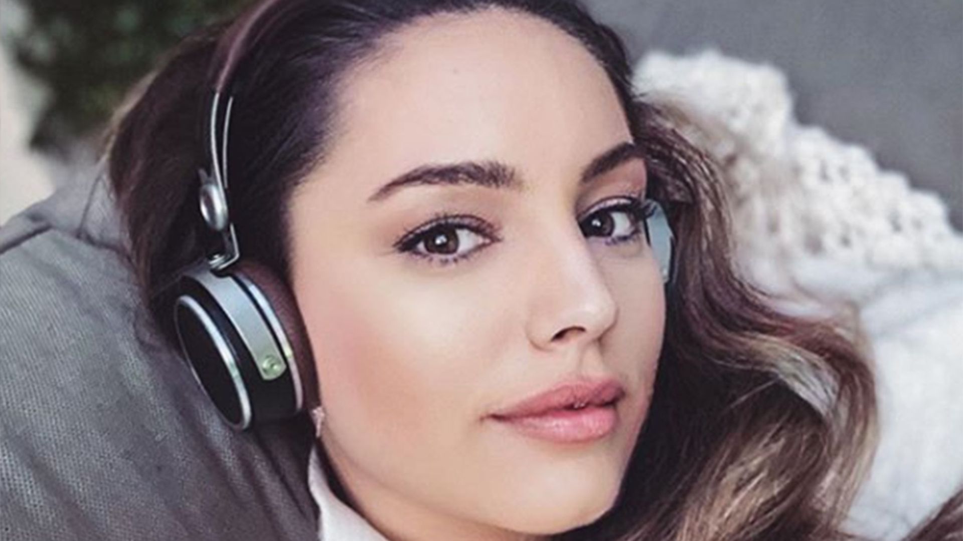 Kelly Brook shares photo of magical outdoor cinema – and it will take ...