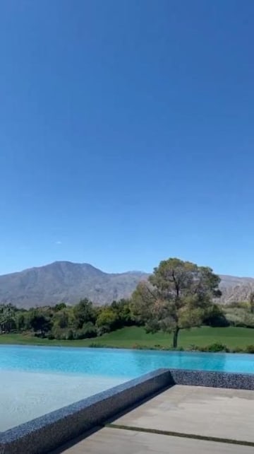 Kris Jenner invites fans inside her spacious living room at LA mansion ...