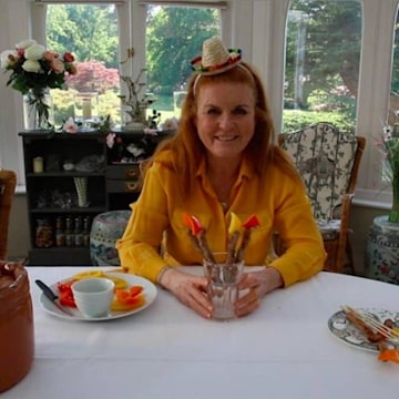 Sarah Ferguson shares glimpse inside floral-themed room at home in ...