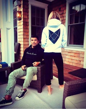 Kelly Ripa shares glimpse inside stunning second living room at home in ...