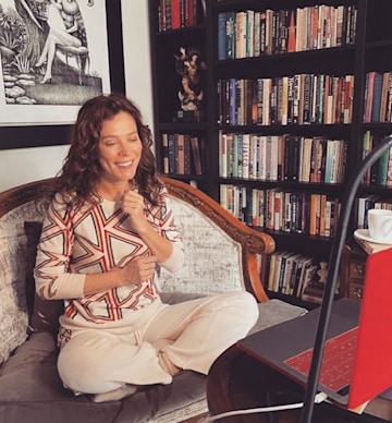 Anna Friel's home after split from Mark Jaworski is all levels of cosy ...