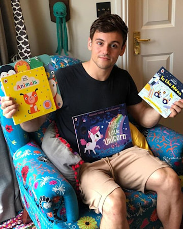 Tom Daley's rustic family flat is filled with Olympic tributes - see ...