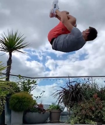 Tom Daley's rustic family flat is filled with Olympic tributes - see ...