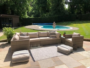 Laura Hamilton's plush London home belongs on A Place in the Sun ...