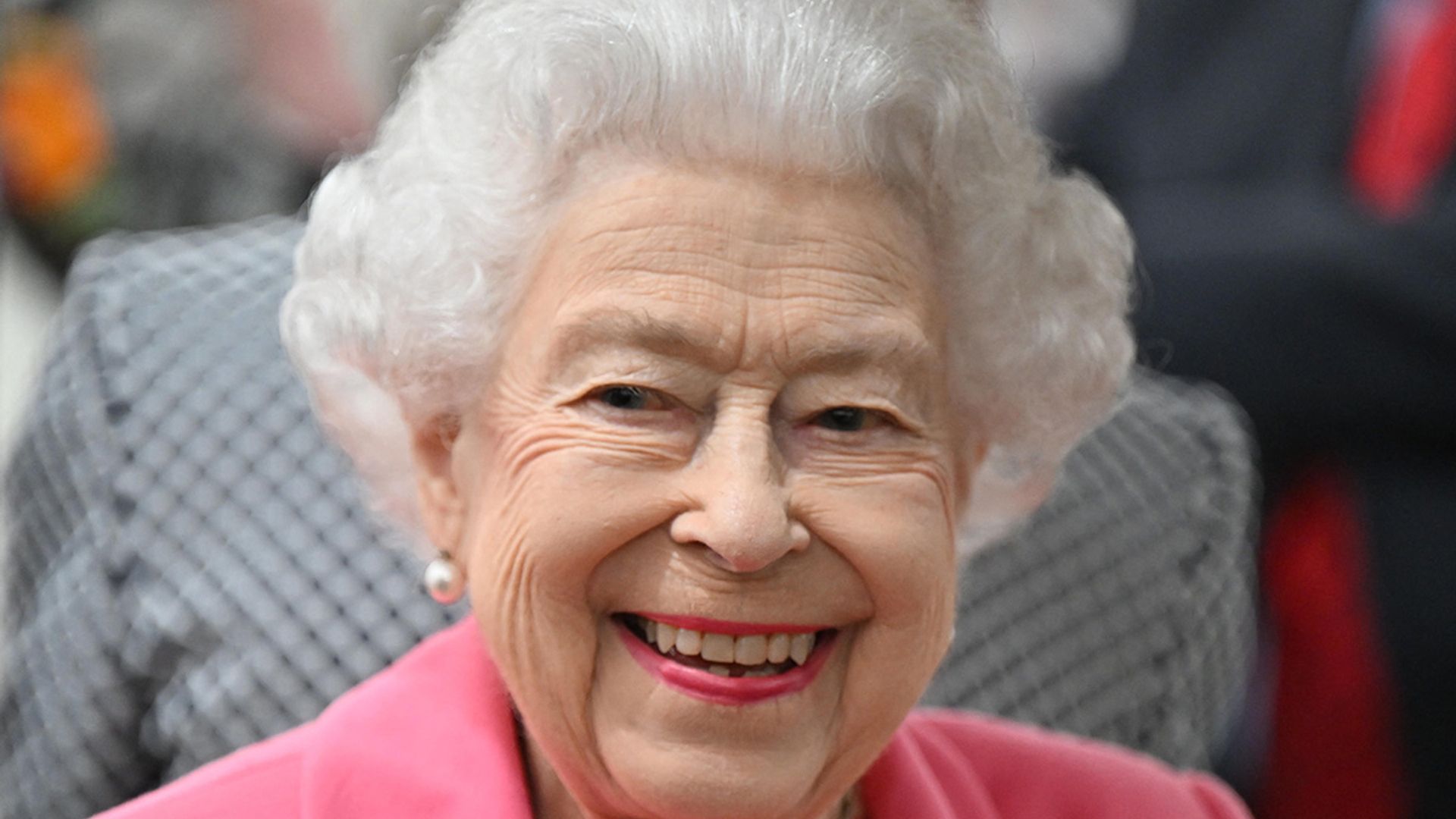 The Queen looks so glamorous posing in her library in iconic photo | HELLO!