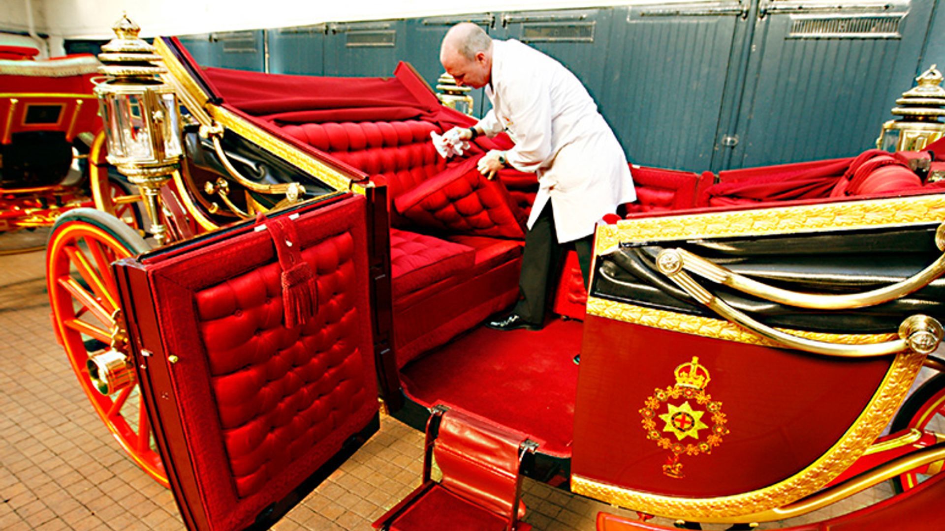 Diamond Jubilee: London gets ready to celebrate the Queen's 60 year ...