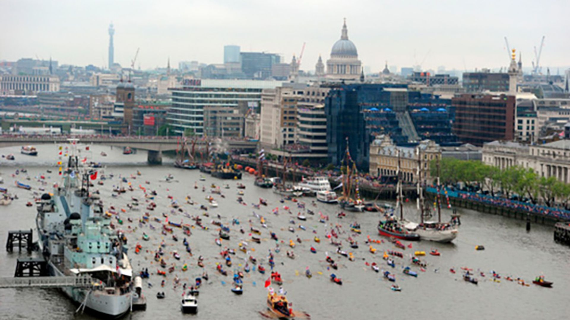 River Pageant: Spectacular scenes as 'the greatest show on earth ...
