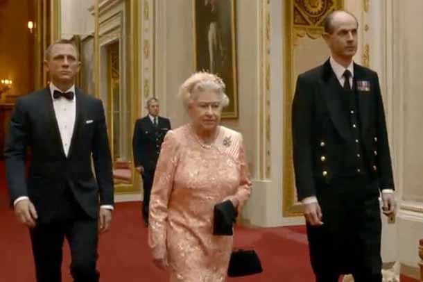 The Queen had her photo taken with Daniel Craig | HELLO!