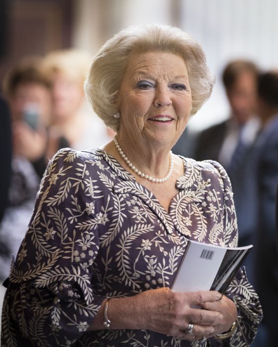 Princess Beatrix of the Netherlands admitted to hospital after fall ...