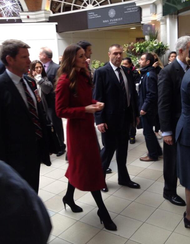 Kate Middleton and Prince William show their support for London Poppy ...