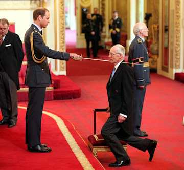 Prince William to honour royal doctor who delivered Prince George | HELLO!