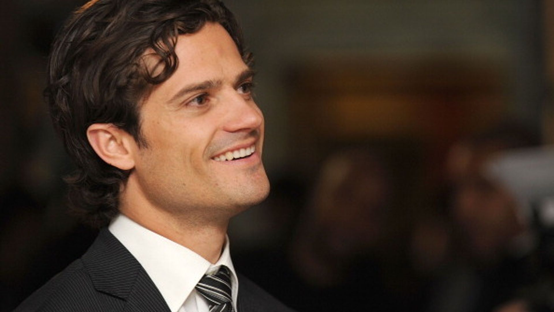 Prince Carl Philip of Sweden takes adorable photo with a dog | HELLO!
