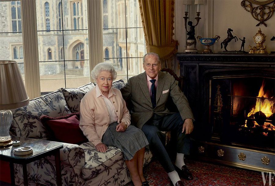 The Queen and the Duke of Edinburgh seen at home in new official ...