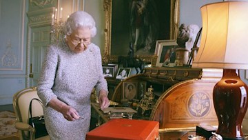 The Queen has just two official days off a year | HELLO!