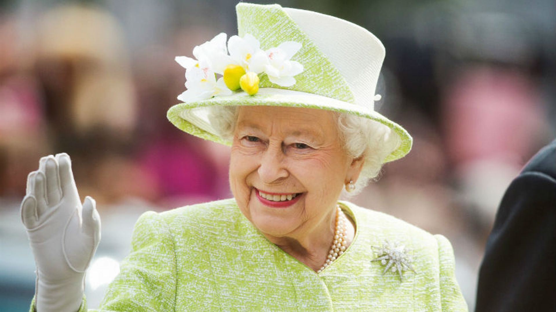 The Queen reveals the one present she always gets | HELLO!