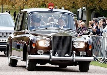 Princess Eugenie's wedding dress: the photos, designer and bridal ...