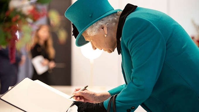 The REAL reason the Queen has two very different signatures | HELLO!