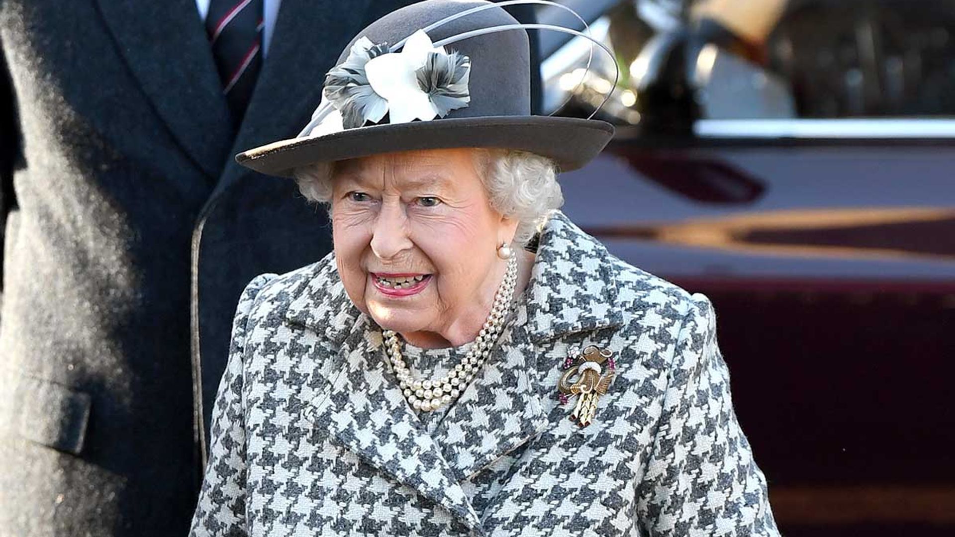 The Queen set to return to work next week following illness - see her ...