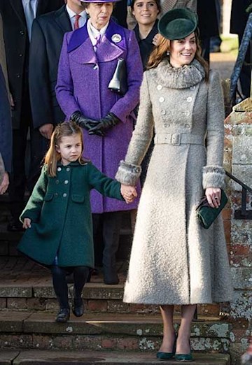 Watch Kate Middleton perfectly curtsy to the Queen on Commonwealth Day ...
