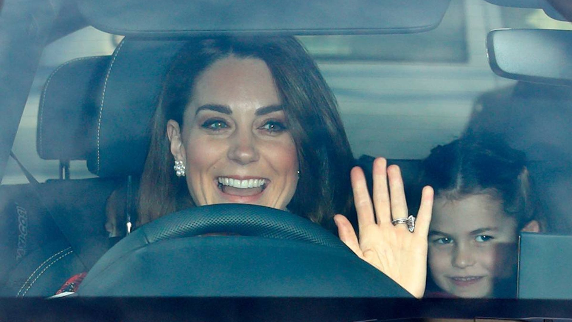 Kate Middleton and Prince William spotted with their children and puppy ...