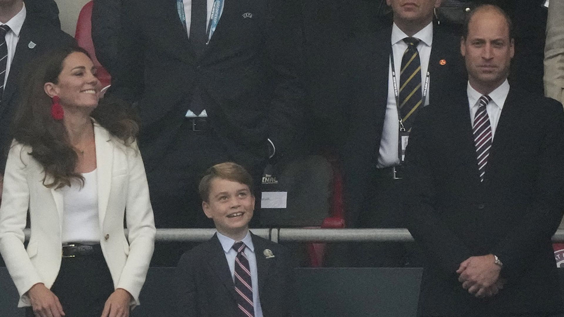 Prince George hugs parents Kate Middleton and Prince William in rare ...