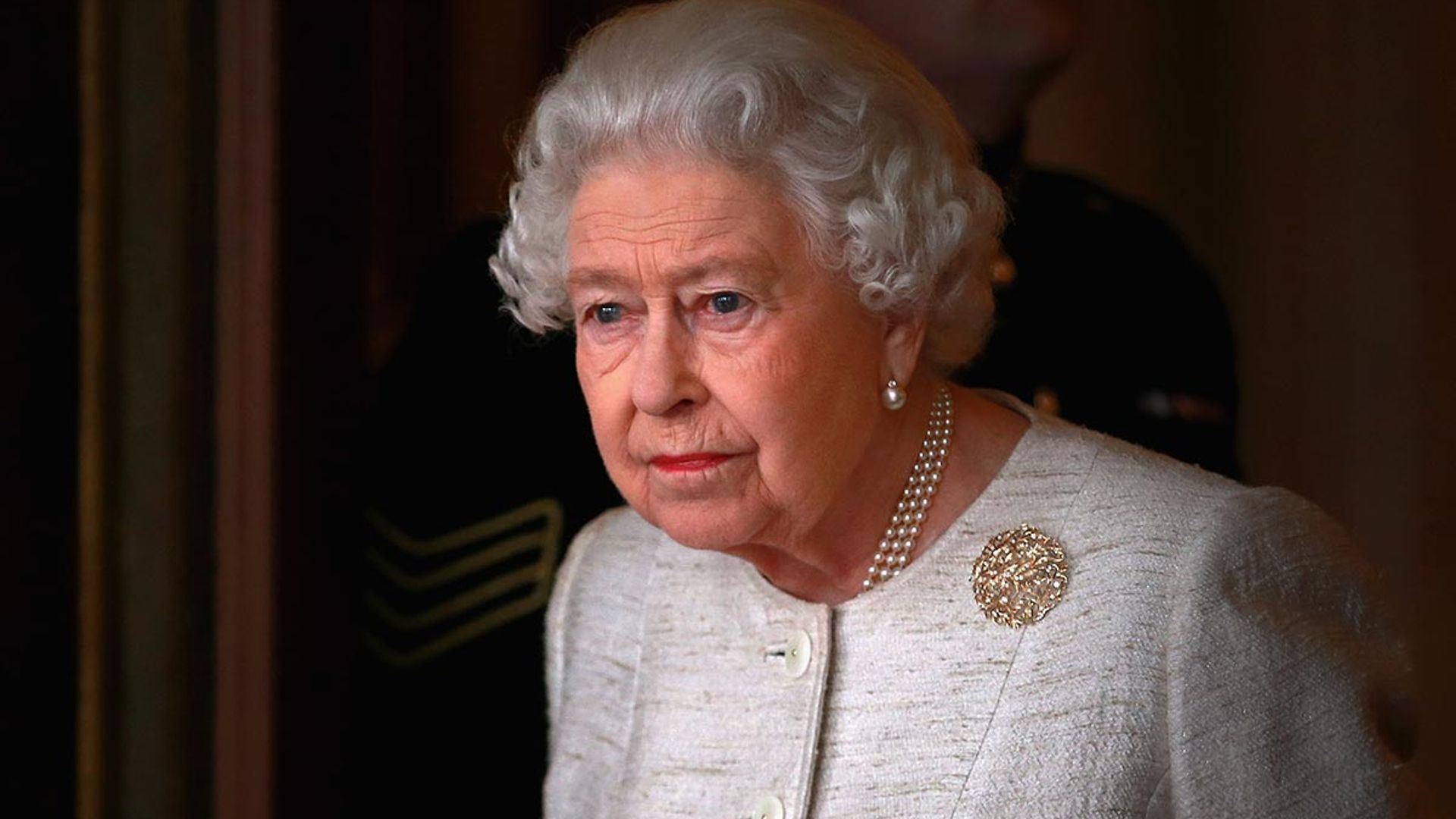 The Queen pays heartfelt tribute to victims of 9/11 on 20th anniversary ...