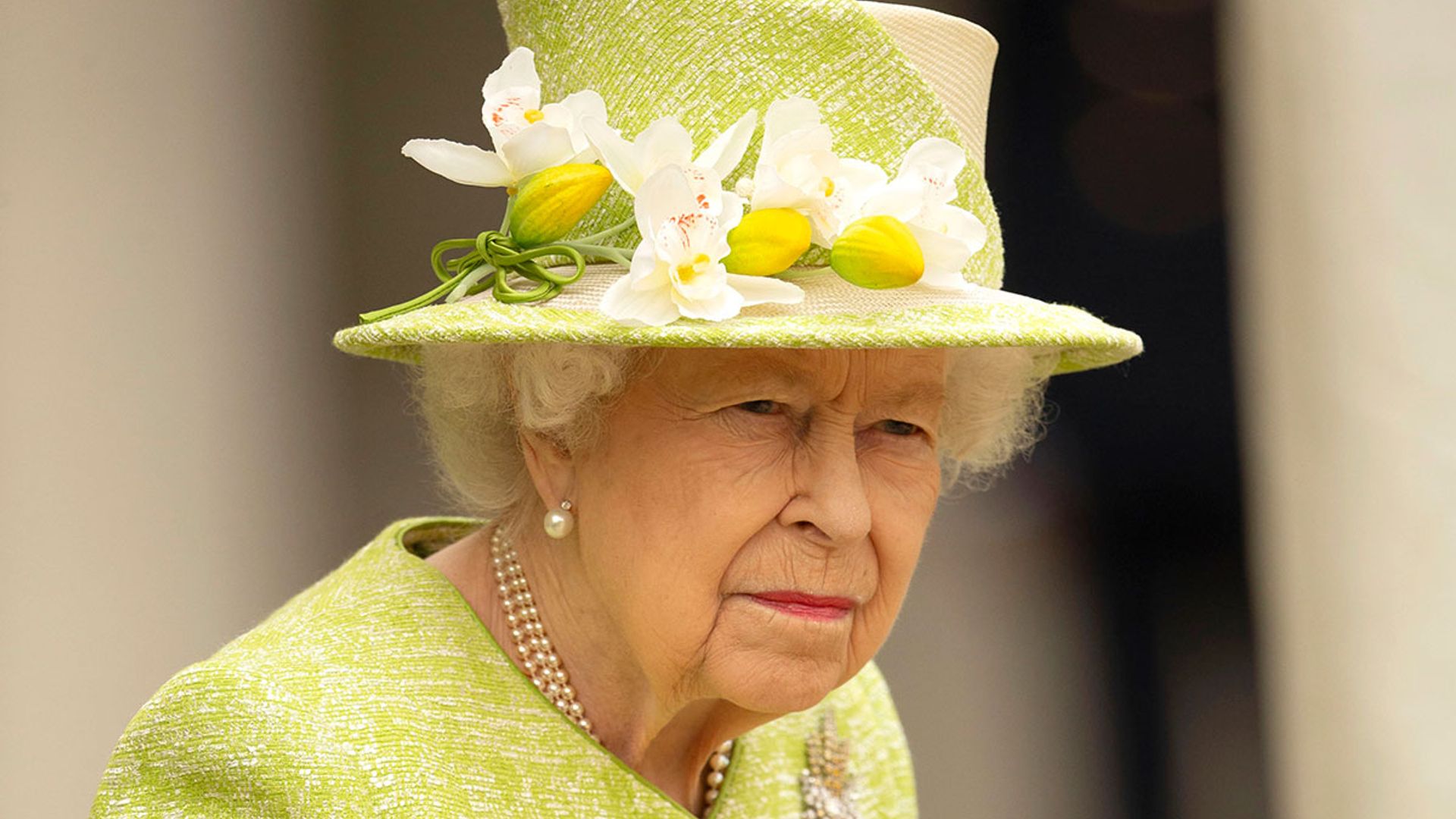 The Queen mourns sad death of close family friend | HELLO!