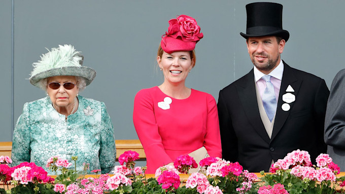 The Queen keeps sweet photo of Peter Phillips and ex-wife Autumn on ...