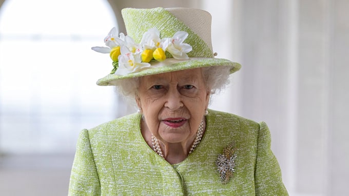 The Queen has fans in tears with touching tribute to late singer Meat ...