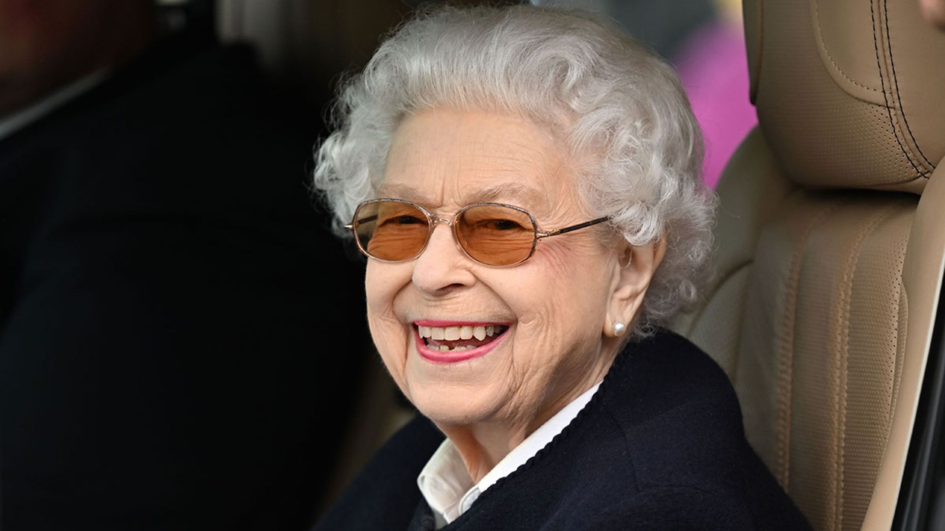 The Queen makes surprise outing at the Royal Windsor Horse Show - see ...